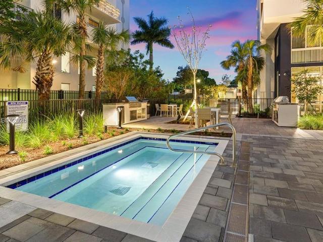 Luxury apartment complex for rent in West Palm Beach, United States
