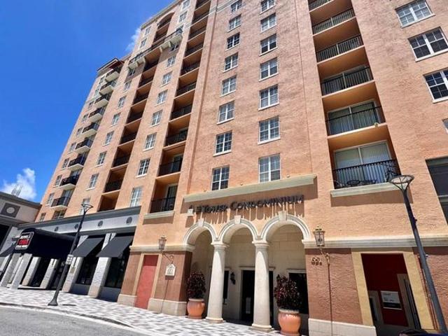 Luxury apartment complex for rent in West Palm Beach, United States