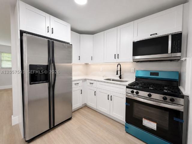 Luxury apartment complex for rent in West Palm Beach, United States