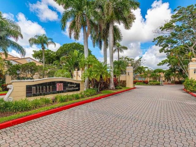 Luxury apartment complex for rent in West Palm Beach, United States
