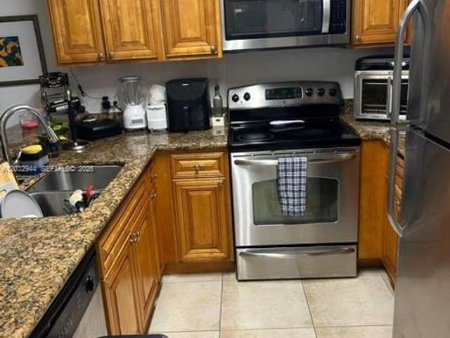 Luxury apartment complex for rent in West Palm Beach, United States