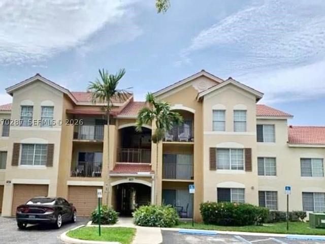 Luxury apartment complex for rent in West Palm Beach, United States