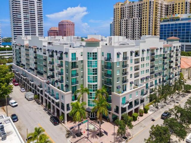 Luxury apartment complex for rent in West Palm Beach, United States