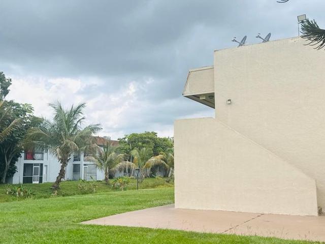 Luxury apartment complex for rent in West Palm Beach, United States