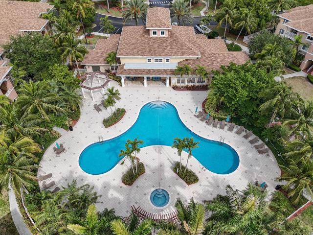 Luxury apartment complex for rent in West Palm Beach, United States