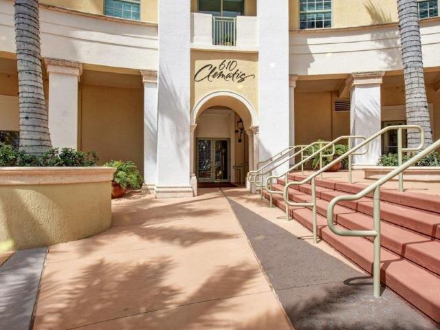 Luxury apartment complex for rent in West Palm Beach, United States