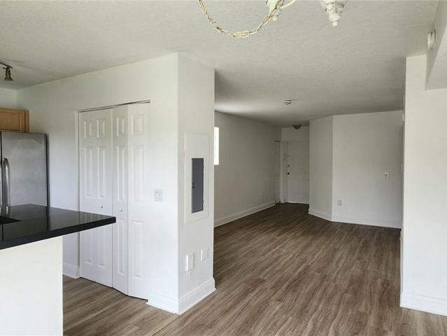 Luxury apartment complex for rent in West Palm Beach, United States