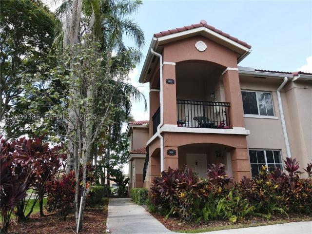 Luxury apartment complex for rent in West Palm Beach, United States