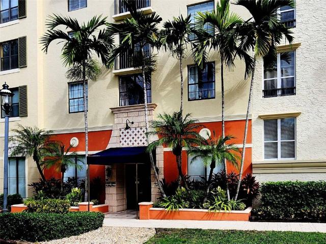 Luxury apartment complex for rent in West Palm Beach, United States