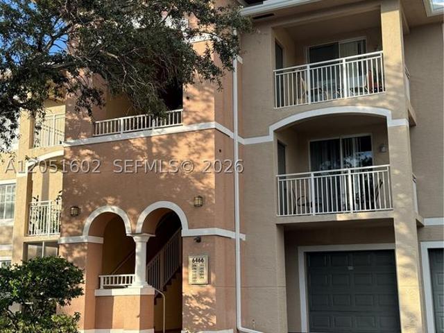 Luxury apartment complex for rent in West Palm Beach, United States