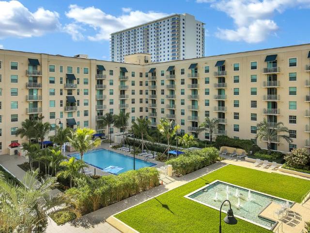 Luxury apartment complex for rent in West Palm Beach, United States