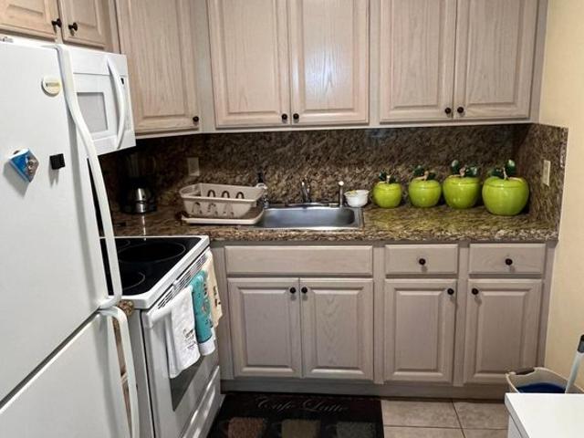 Luxury apartment complex for rent in West Palm Beach, United States
