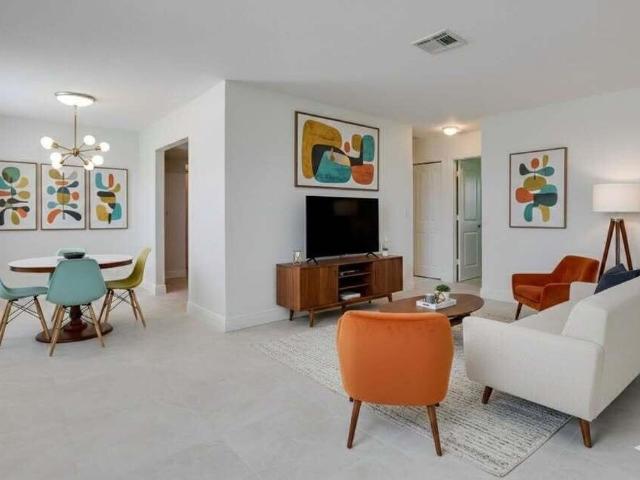 Luxury apartment complex for rent in West Palm Beach, United States