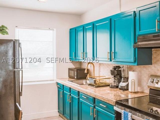 Luxury apartment complex for rent in West Palm Beach, United States