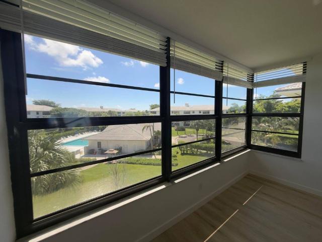 Luxury apartment complex for rent in West Palm Beach, United States