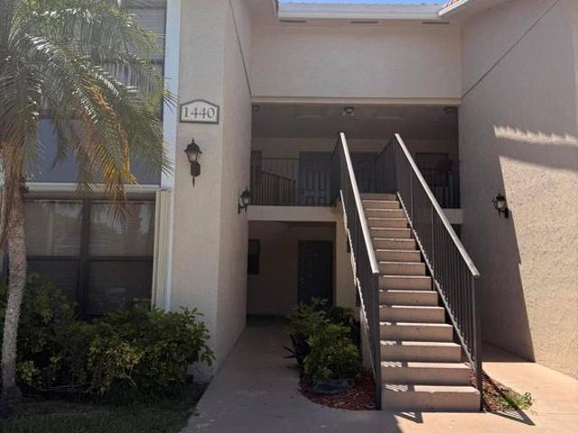 Luxury apartment complex for rent in West Palm Beach, United States