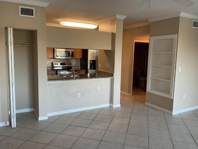 Luxury apartment complex for rent in West Palm Beach, United States