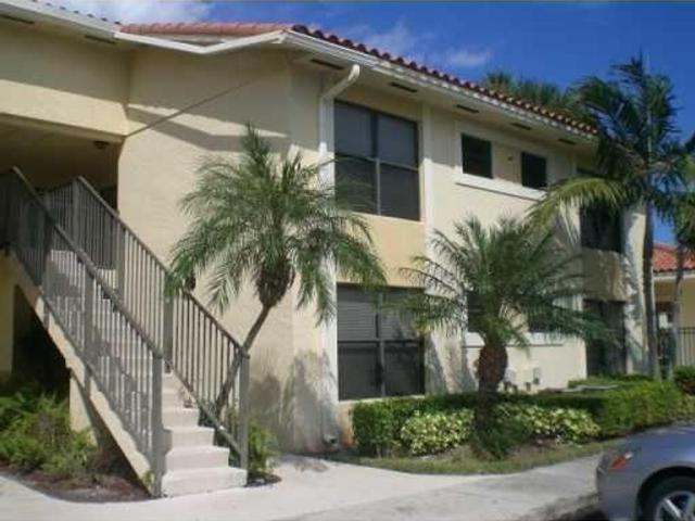 Luxury apartment complex for rent in West Palm Beach, United States