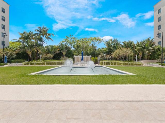 Luxury apartment complex for rent in West Palm Beach, United States