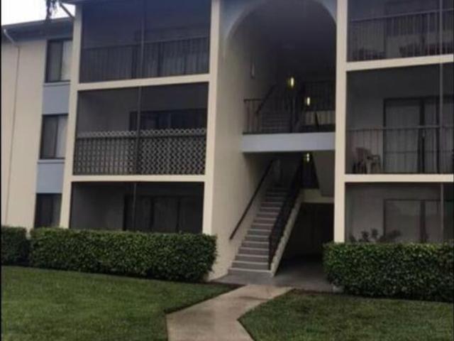 Luxury apartment complex for rent in West Palm Beach, United States
