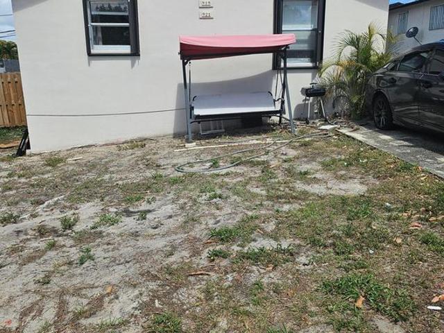 Luxury apartment complex for rent in West Palm Beach, United States