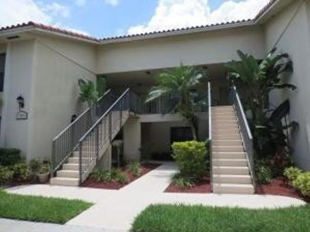 Luxury apartment complex for rent in West Palm Beach, United States
