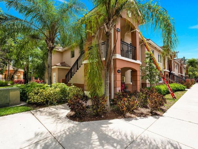 Luxury apartment complex for rent in West Palm Beach, United States