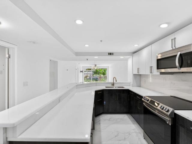 Luxury apartment complex for rent in West Palm Beach, United States