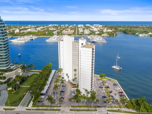 Luxury apartment complex for rent in West Palm Beach, United States