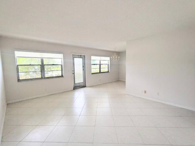 Luxury apartment complex for rent in West Palm Beach, United States