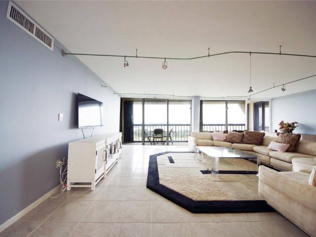 Luxury apartment complex for rent in West Palm Beach, United States