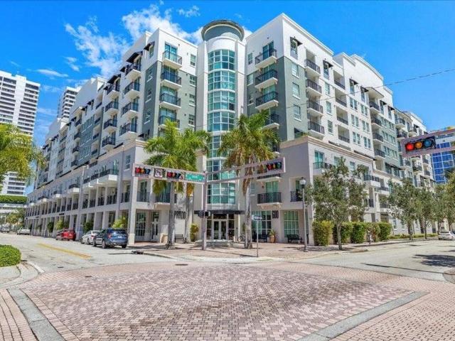 Luxury apartment complex for rent in West Palm Beach, United States
