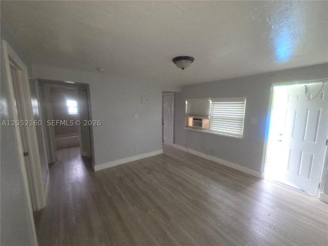 Luxury apartment complex for rent in West Park, United States