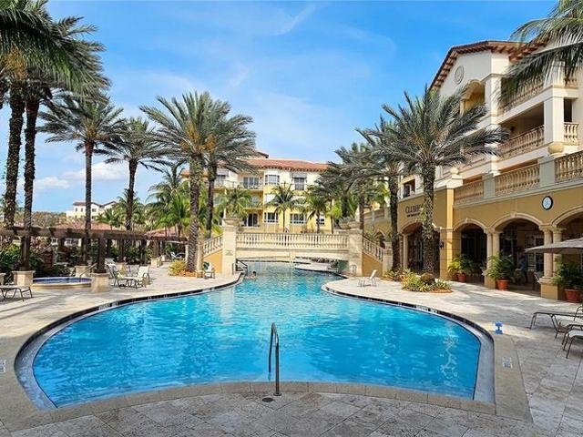 Luxury apartment complex for rent in Weston, Florida