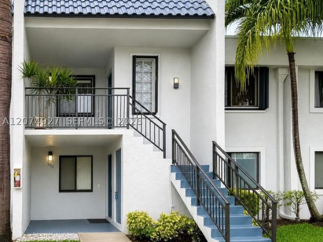 Luxury apartment complex for rent in Weston, Florida