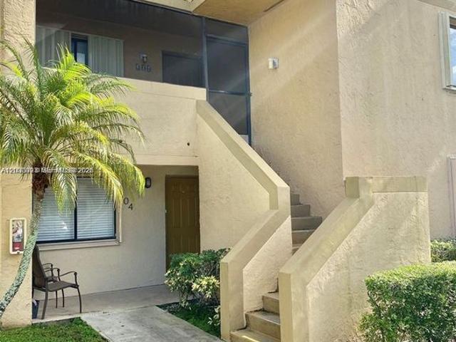 Luxury apartment complex for rent in Weston, Florida