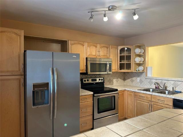 Luxury apartment complex for rent in Weston, United States