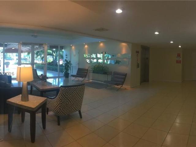 Luxury apartment complex for rent in Weston, United States