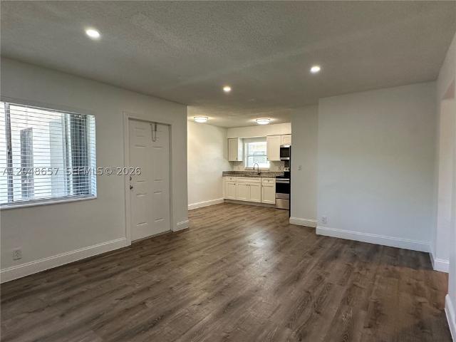 Luxury apartment complex for rent in Wilton Manors, United States