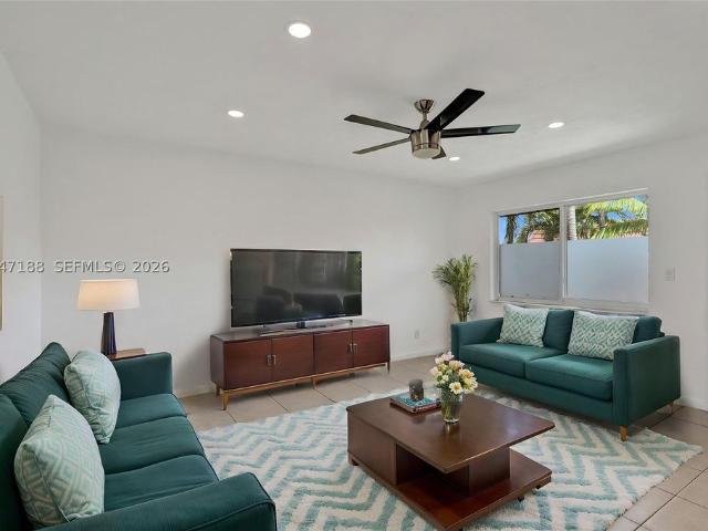 Luxury apartment complex for rent in Wilton Manors, United States