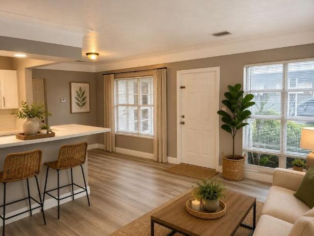 Luxury apartment complex for rent in Wilton Manors, Florida