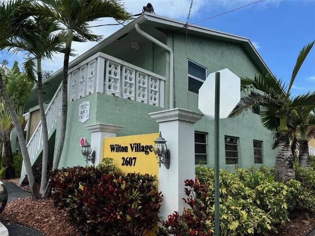 Luxury apartment complex for rent in Wilton Manors, Florida