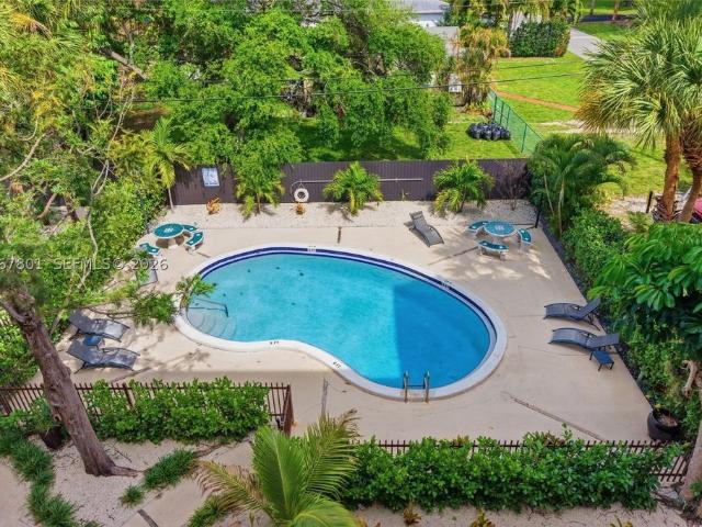 Luxury apartment complex for rent in Wilton Manors, Florida