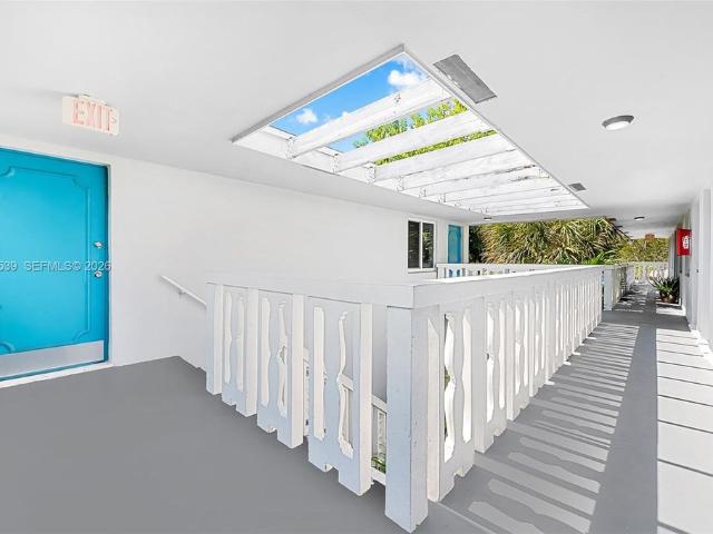 Luxury apartment complex for rent in Wilton Manors, Florida