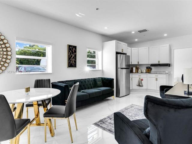 Luxury apartment complex for rent in Tavernier, United States