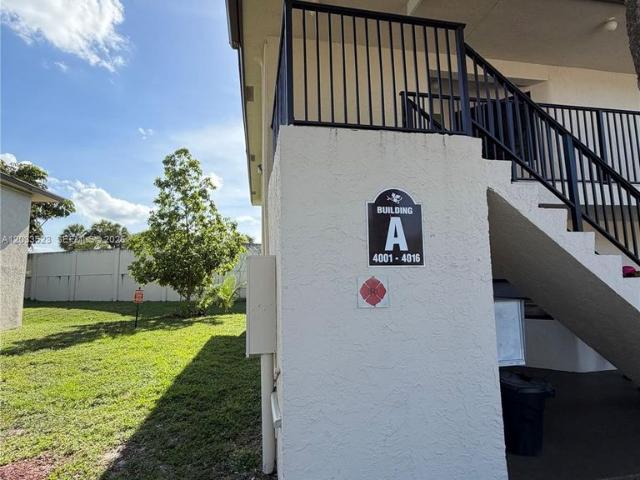 Luxury apartment complex for rent in Tamarac, United States