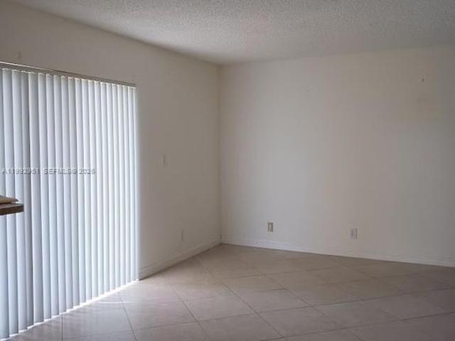 Luxury apartment complex for rent in Tamarac, United States
