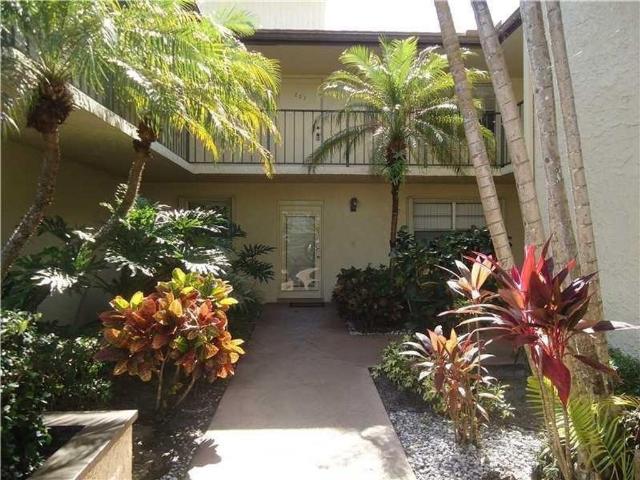 Luxury apartment complex for rent in Tamarac, United States
