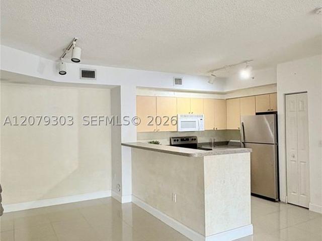 Luxury apartment complex for rent in Tamarac, United States