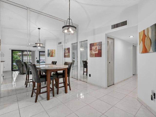 Luxury apartment complex for rent in Tamarac, United States